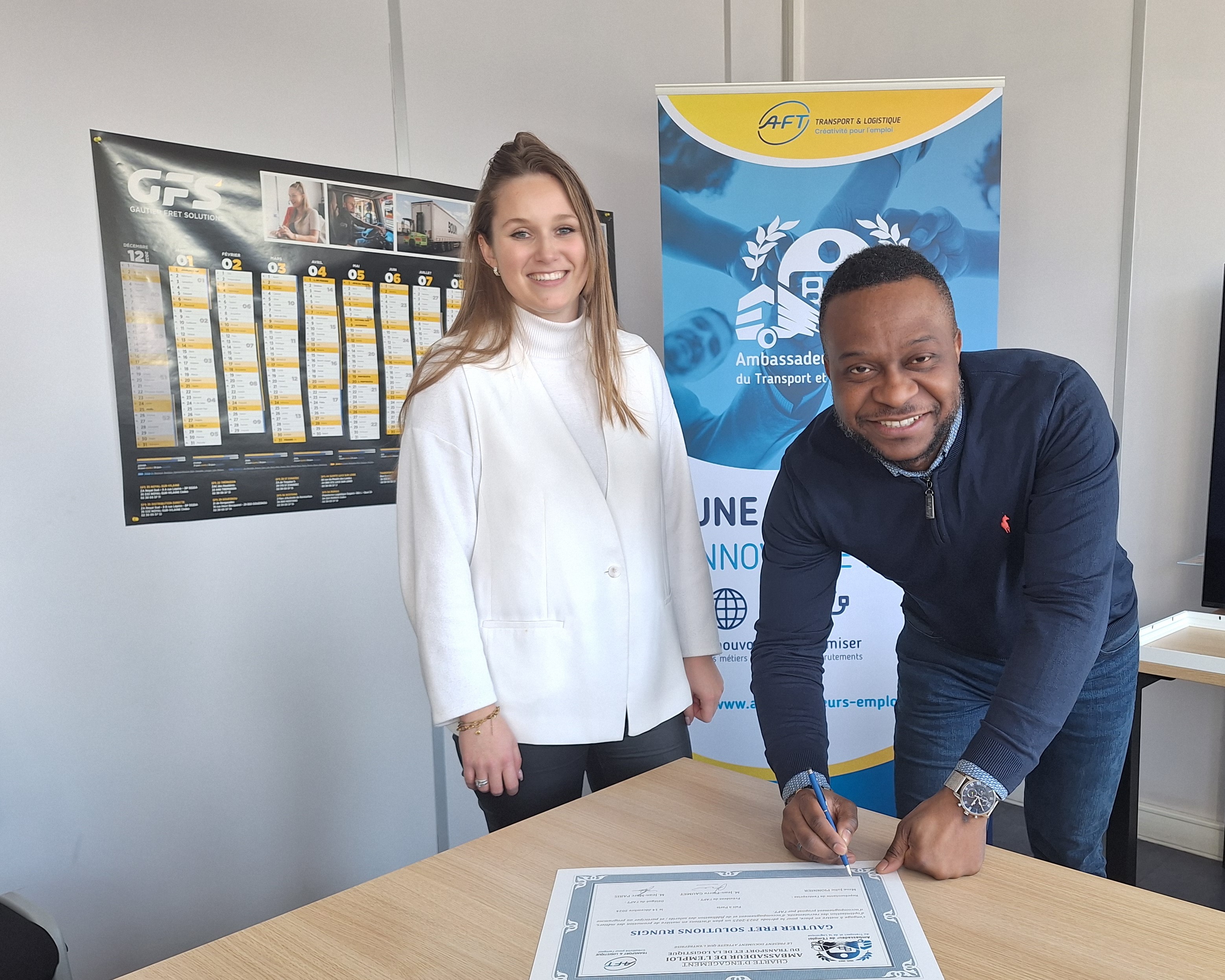 Remise de la Charte "Ambassadeur de l'Emploi du Transport et de la Logistique" à Gautier Fret ...